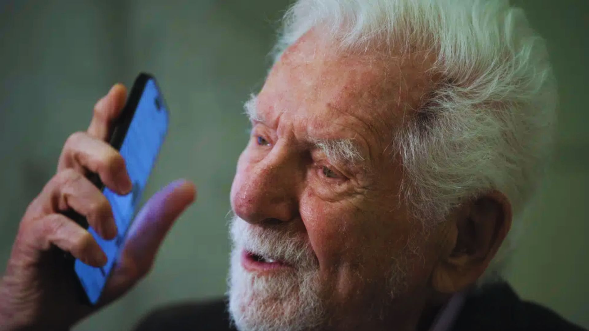 Inventor do celular pede que humanidade pare de olhar para telas ...