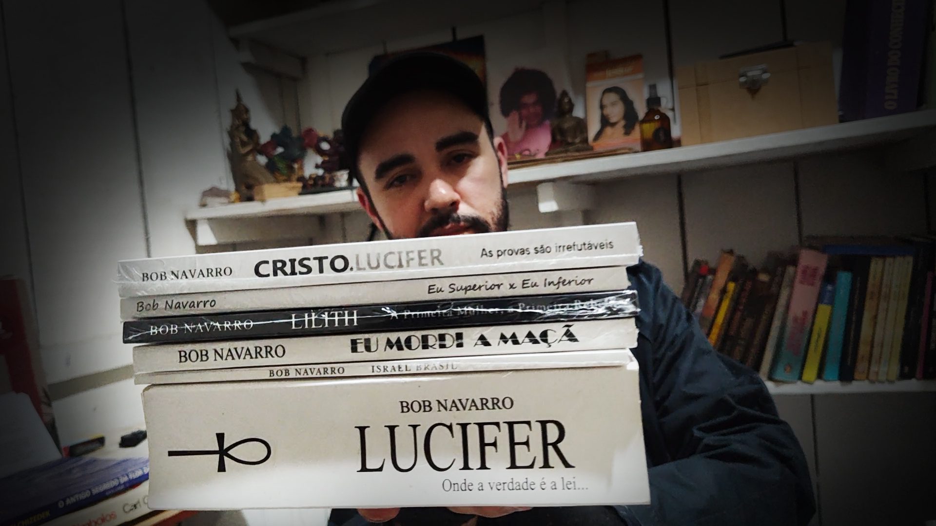 Hoje reuni a coleção sagrada dos Livros do Mestre Bob e fiz esse vídeo ...